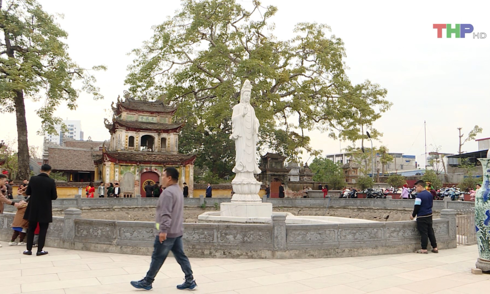 Đi lễ chùa đầu năm - Trung Tâm báo chí và Truyền Thông thành phố Hải Phòng